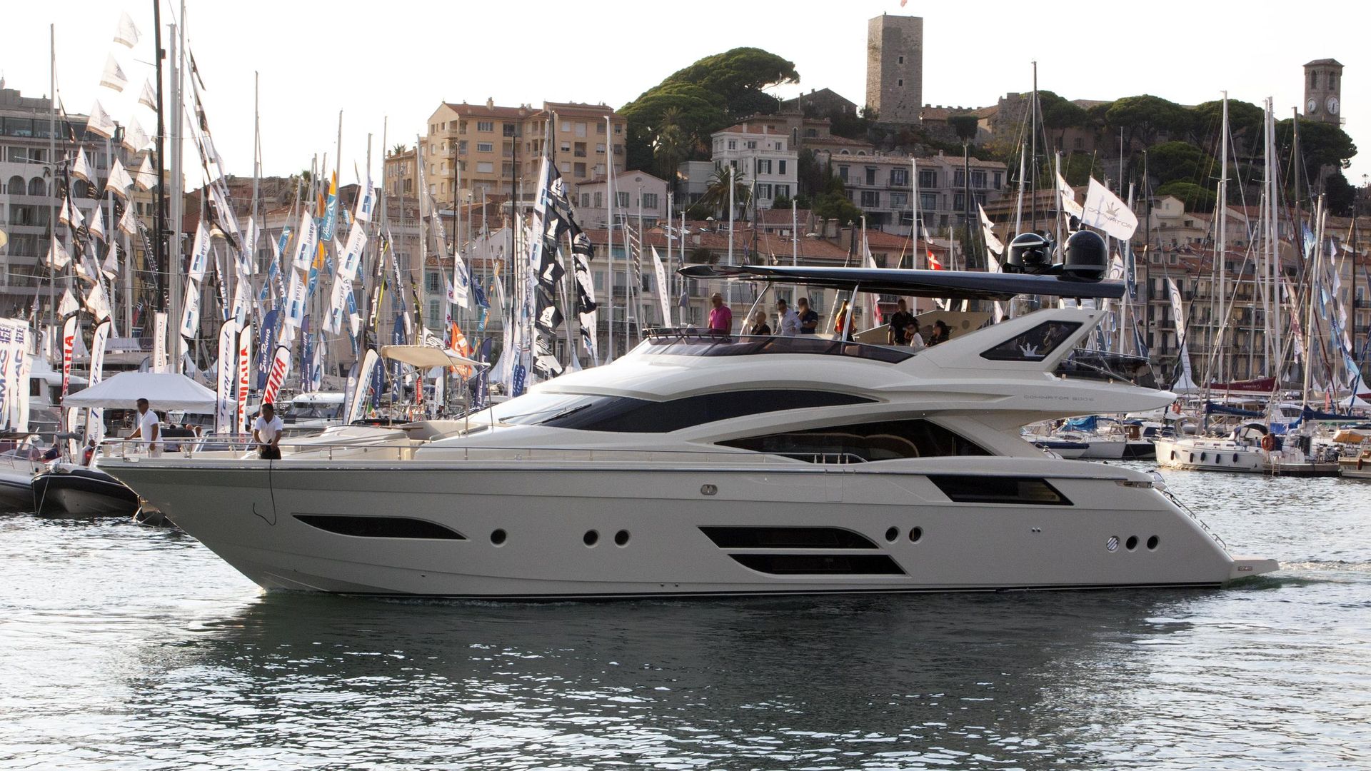 Dolly yacht (Dominator, 24.5m, 2015)